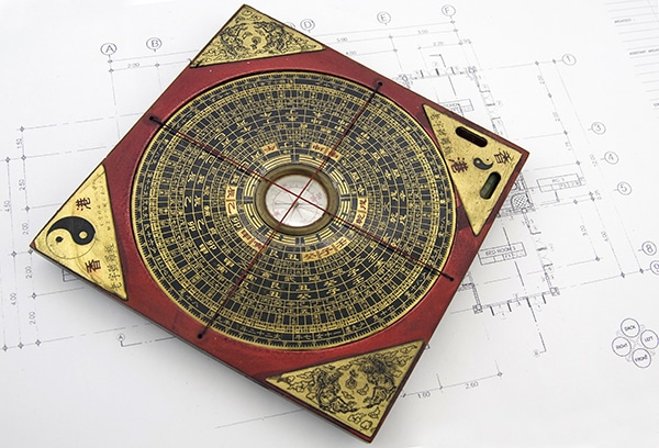 How to Take a Compass Reading | Feng Shui Your World